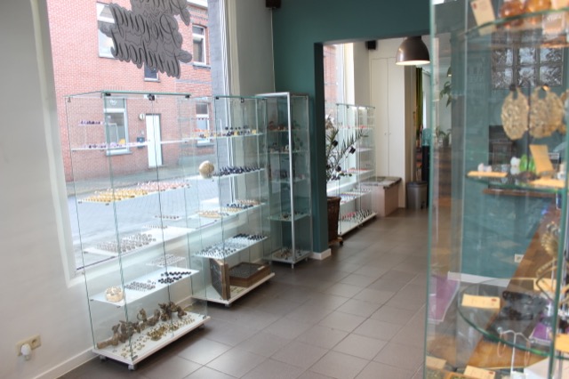 Home - pirate piercing