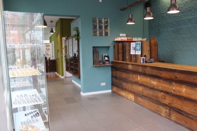 Home - pirate piercing